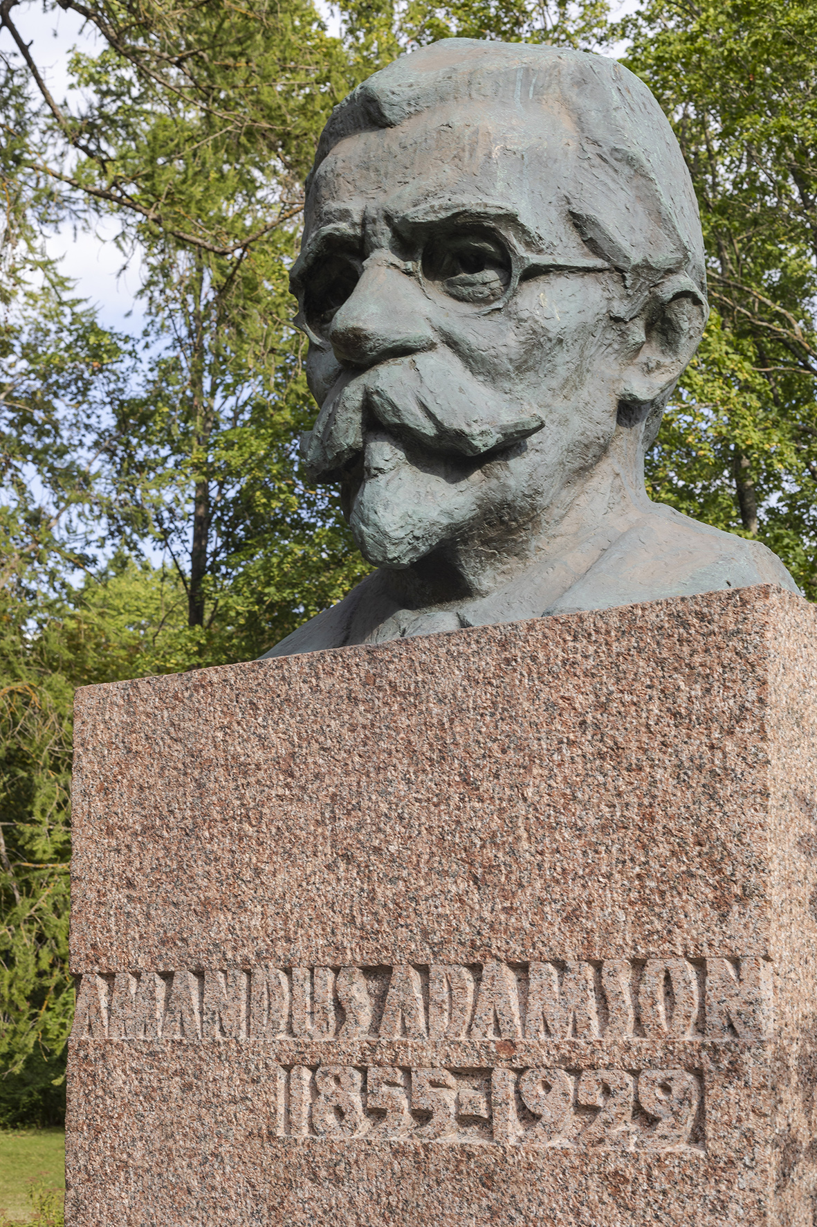 Amandus Adamsoni mälestusmärk | Tallinna linnaruumikunsti kaart